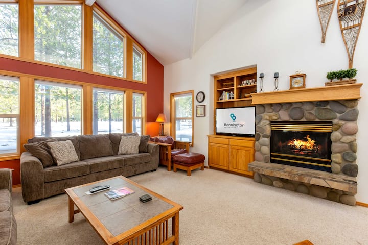 Cult16 - Spacious Retreat, A/c, Hot Tub, Ping Pong - Sunriver, OR