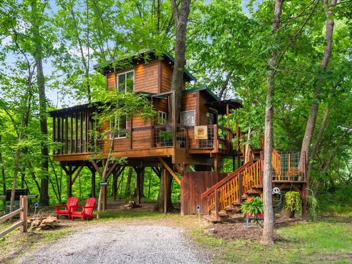 Graham’s Treehouse  Tree Cabin Near Leavenworth - Kansas (State)
