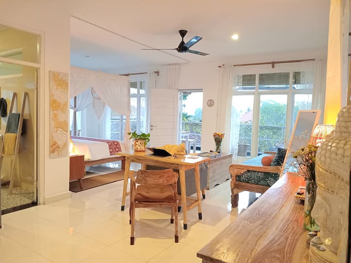 Green Biu Spacious Studio W/balcony In Center Ubud - Bali