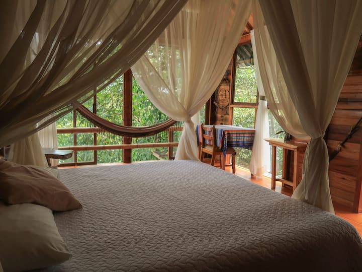 Amanecer Amazónico | Cabaña Privada Con Vista - Puyo