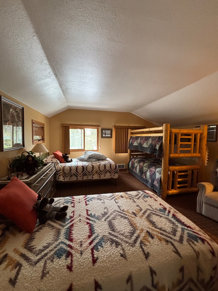 The Inn On The River - Wyoming