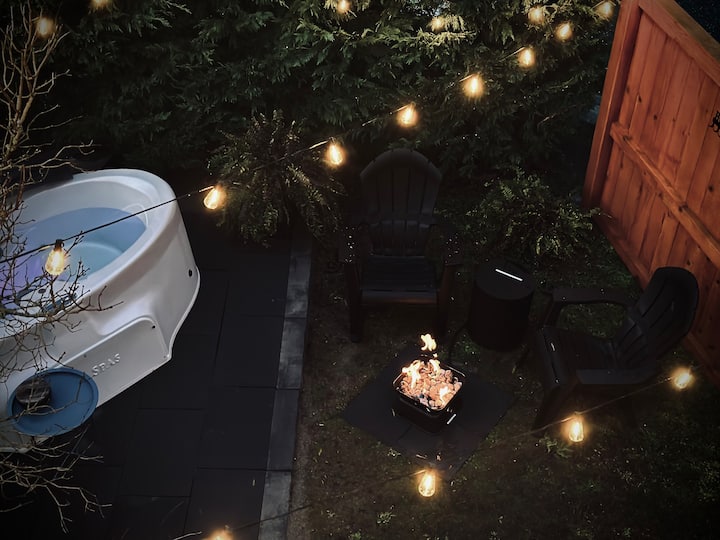 Private Hot Tub & Suite, Comox Getaway - Comox