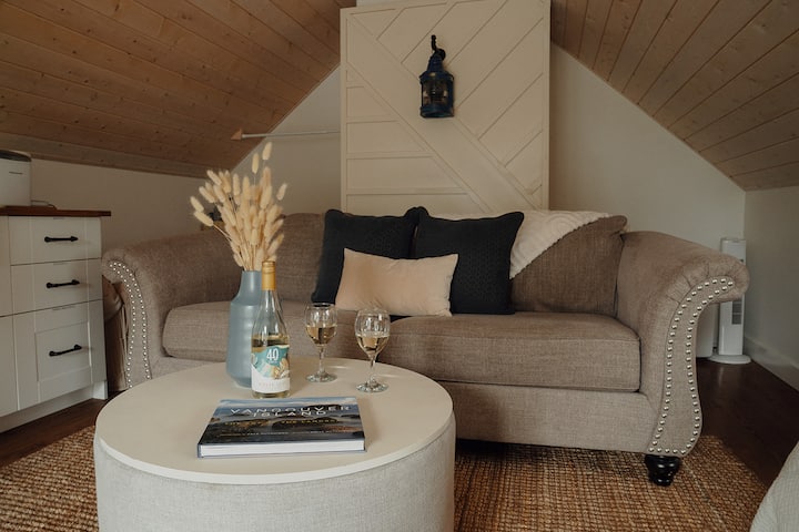 Private Hot Tub & Fire Pit - Free Beer & Bike Use! - Comox