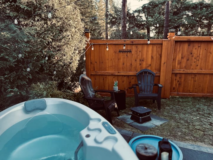 Private Hot Tub, Fire Pit & Suite, Comox Getaway - Comox