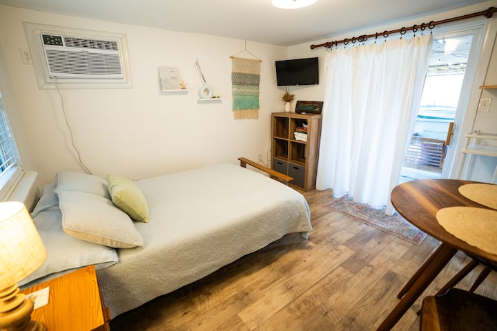 Cozy Guest Suite With Hot Tub! ~No Cleaning Fee - Kitty Hawk, NC