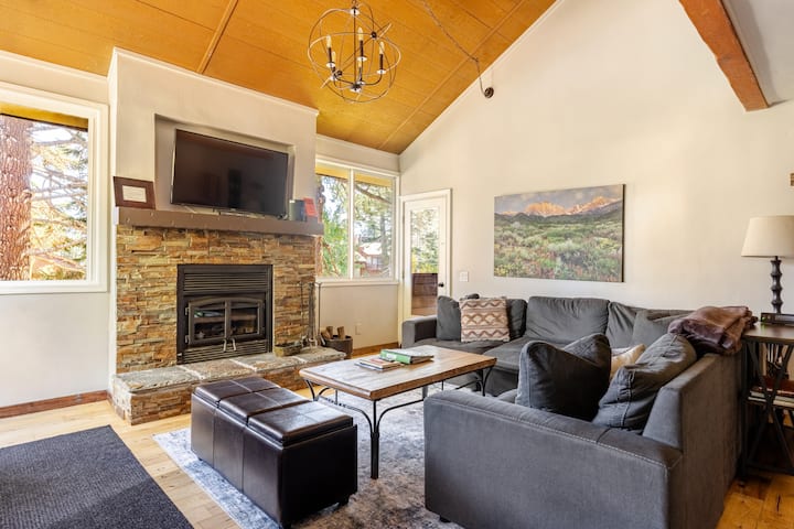 *Best Location* Walk To Mammoth Village 2bd+loft - Mammoth Lakes, CA