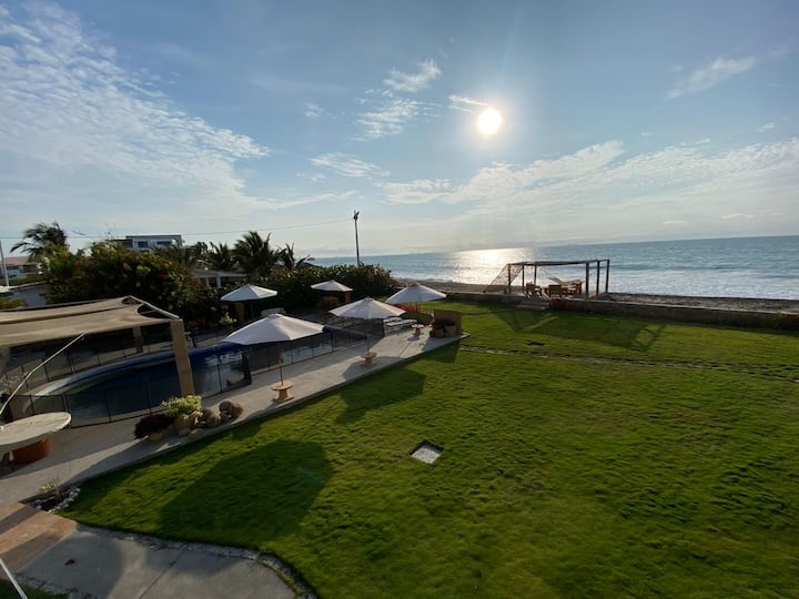 Calmachicha Luxury Beach House - Punta Blanca