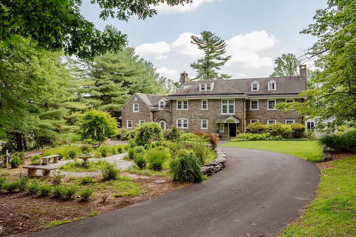 100 + Yr Old Georgian Manor W/character - King of Prussia, PA