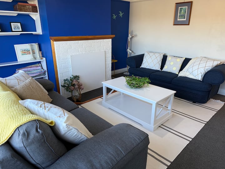 Cozy 3 Bedroom Home With All The Home Comforts - Dunedin