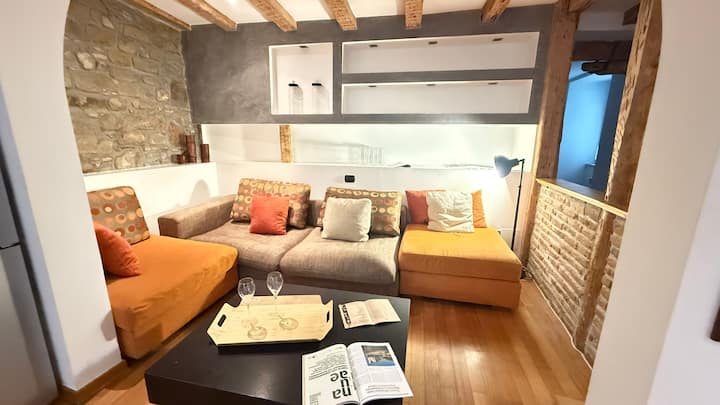 Spacious 2 Bedroom - Historic Centre Piazza Unità - Trieste
