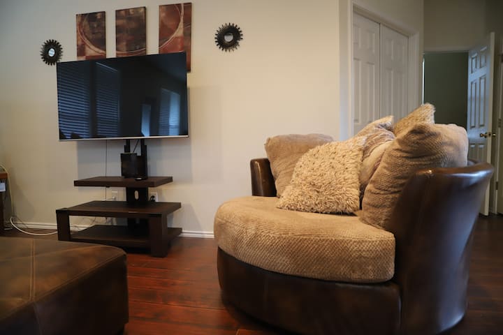 Beautiful Home - Sea World - Six Flags - Helotes, TX