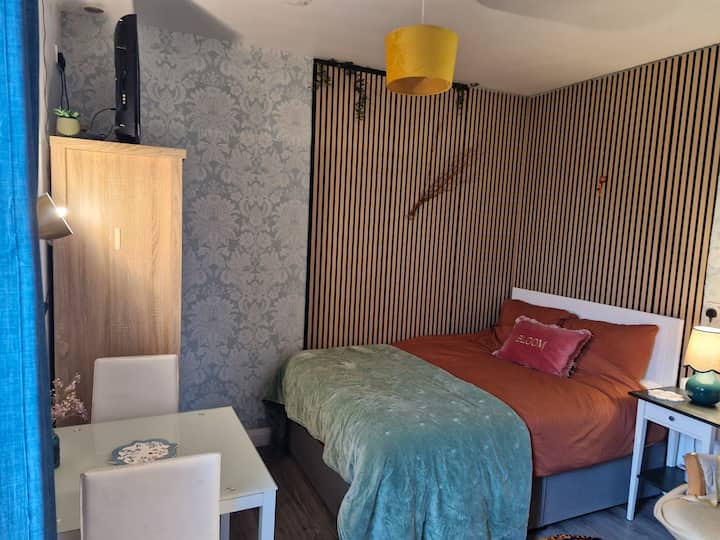 Studio With Separate Entrance, 7km To City / Car. - Galway