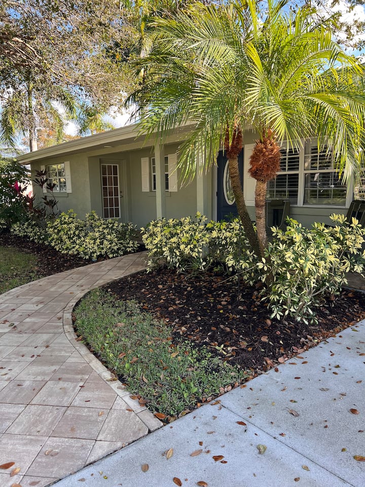 Home Close To Downtown Fort Myers And The Beaches - Fort Myers, FL