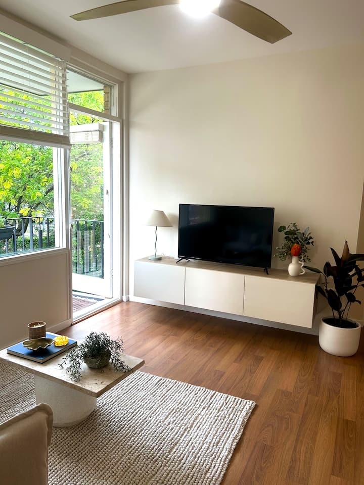 Sun Filled Apartment In The Heart Of Mosman - 맨리
