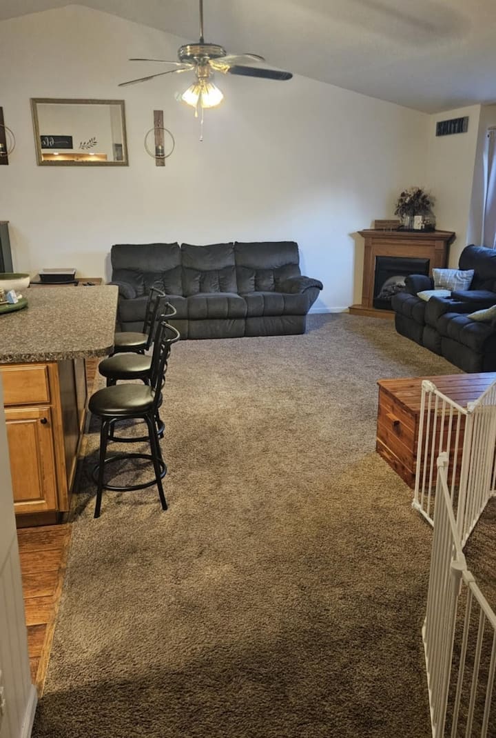 4 Bed 2 Bath Full Home - Notre Dame, IN