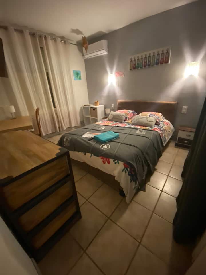 Luna: Jolie Chambre Cosy + Petit Déjeuner Offert - Bordeaux