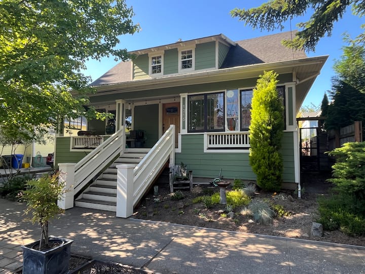 Portland Bungalow - Portland, OR