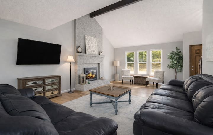 Amenity Rich~3 Bdrm 2.5 Bath 2 K 1 Q Fifa Friendly - Kansas City, MO