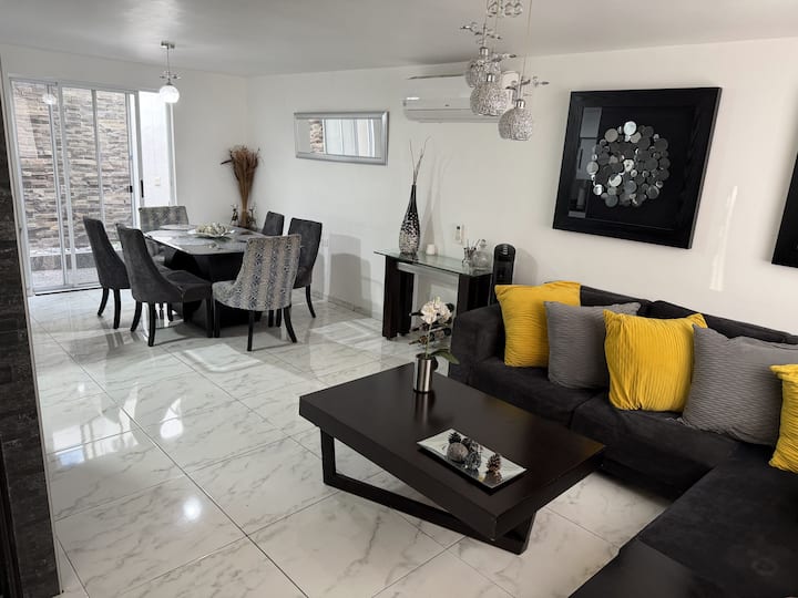 Preciosa Casa En Monterrey, Zona Cumbres - Monterrey