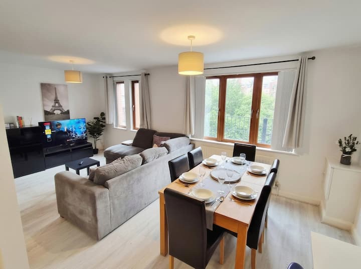 Walkable Ground-floor City Apartment - Belfast