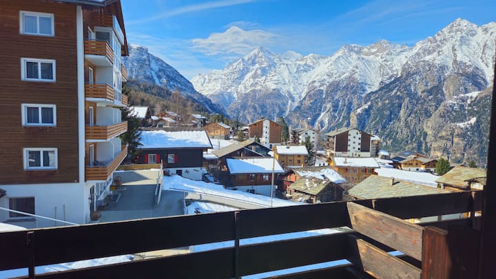 Schöne Dachferienwohnung Mit Bergblick - Stalden