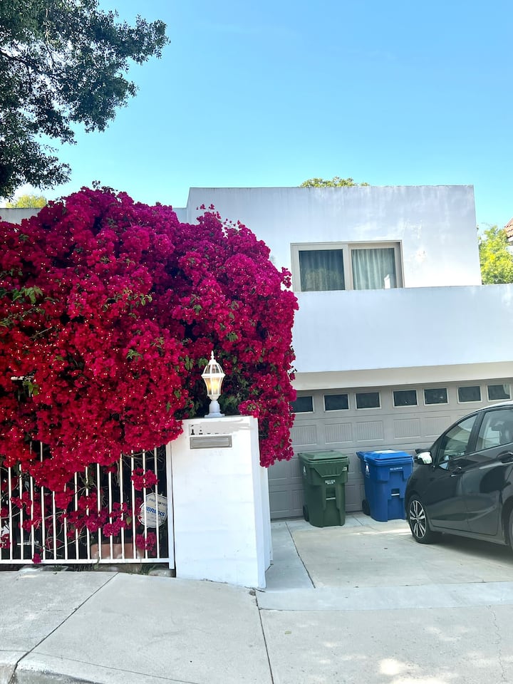 Beautiful Private And Comfortable Studio - Burbank, CA