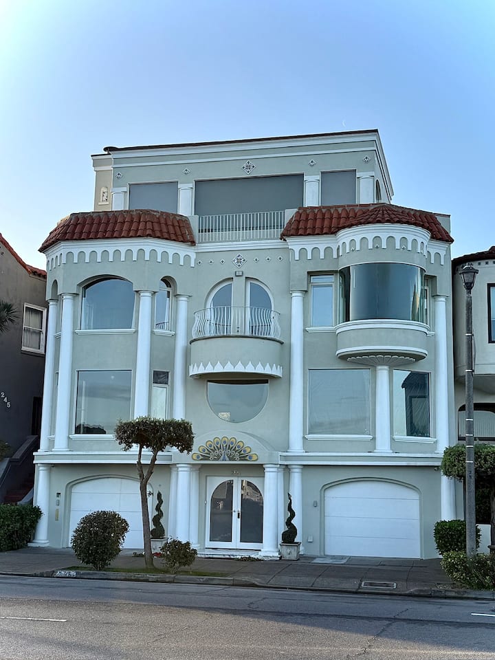 The Peacock Palace - San Francisco, CA