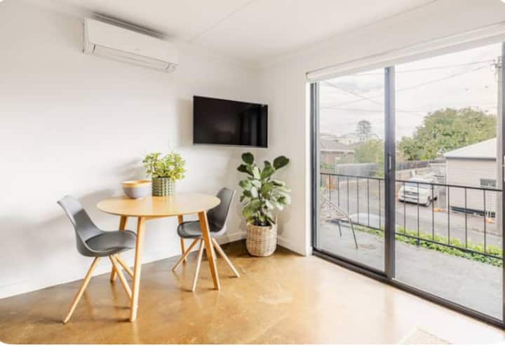 25 Villamanta St. Geelong - Geelong