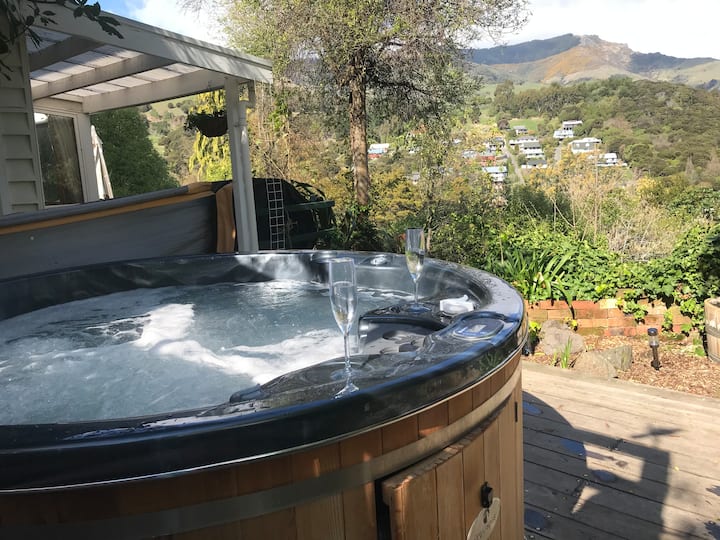 Daisy Hill Cottage - Enjoy The Outdoor Hot Tub!! - Akaroa
