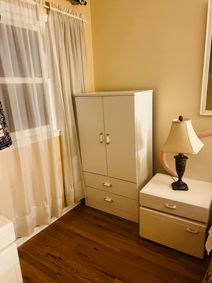 Prvt Bdrm 10 Min To Jersey Shore I - Asbury Park, NJ