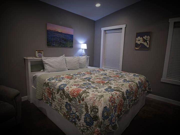 Little Farmhouse - Georgetown, TX