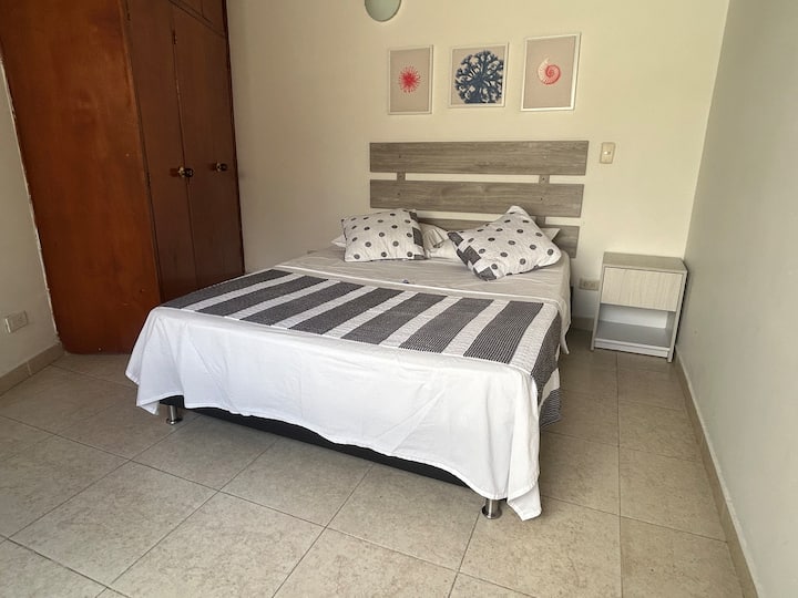 Apartment In Laureles, Excellent Location! - Medellin, Antioquia, Colombia