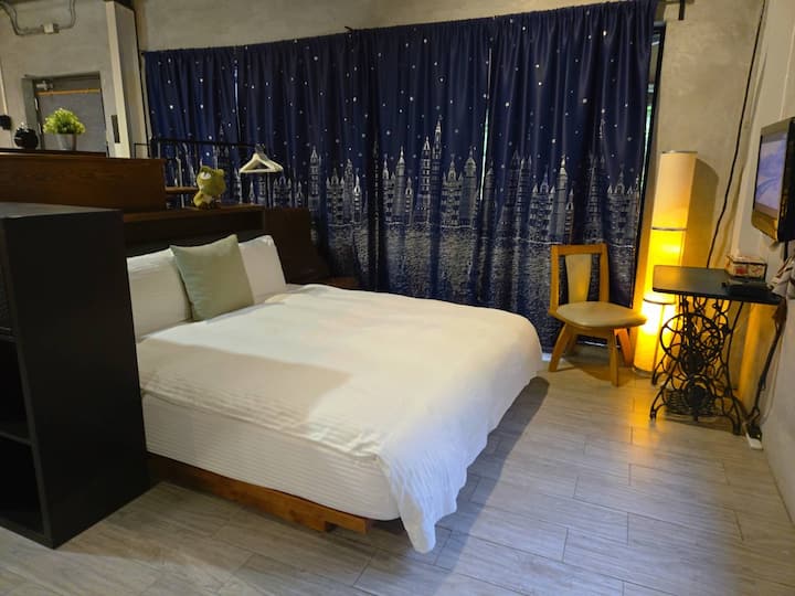 礁溪靚宅｜擁抱五峰旗山林｜開方式格局｜庭院烤肉/煮火鍋/Ktv/｜一天只接一組客人 - Yilan County