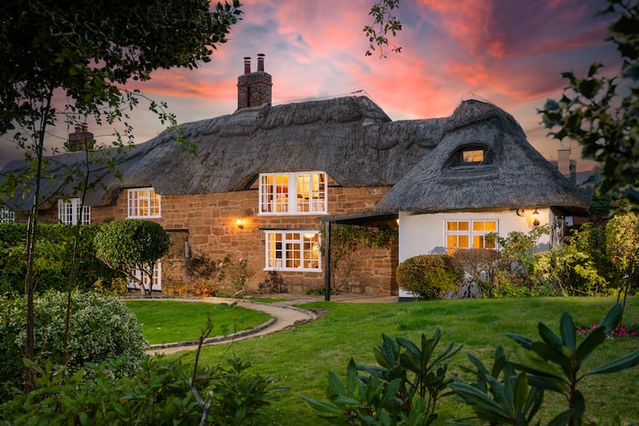 Castle Hill Cottage Lake View - Scheduled Monument - 로열 리밍턴 스파