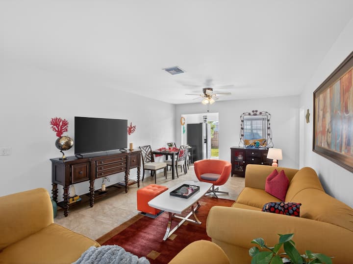 Step Way From City Place,kravis Center And Convent - SunFest, West Palm Beach