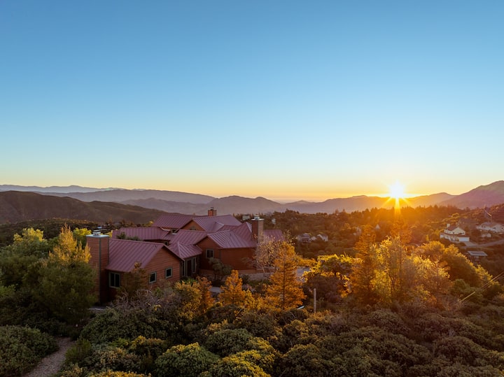 Majestic Julian Lodge - Up To 4 Guests - Julian, CA