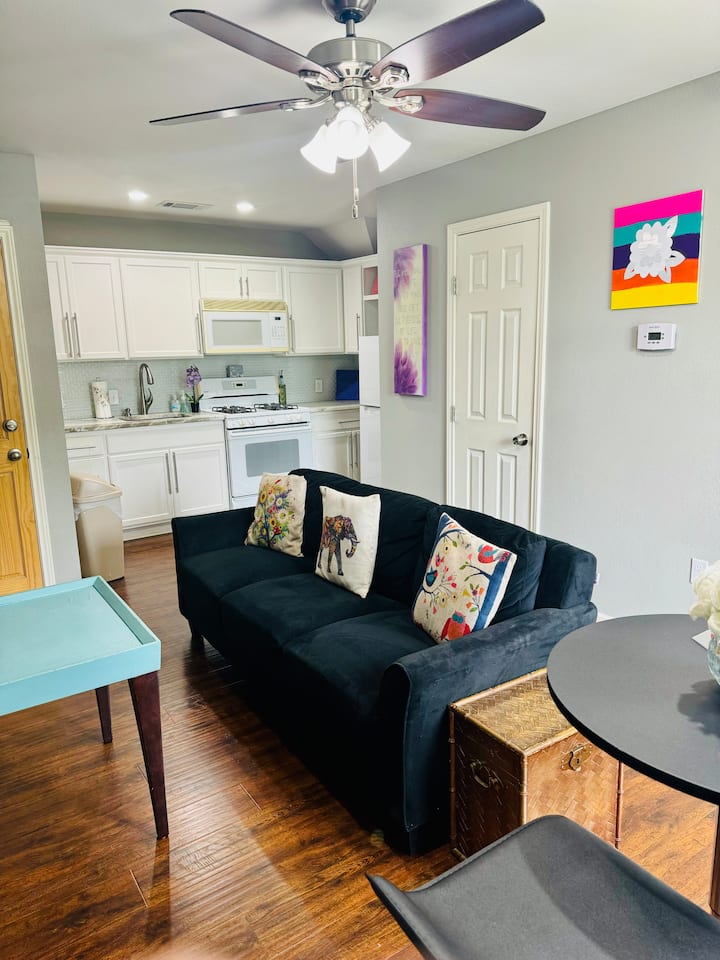 Witte Wonderland - Separate Garage Apartment!! - Kyle, TX