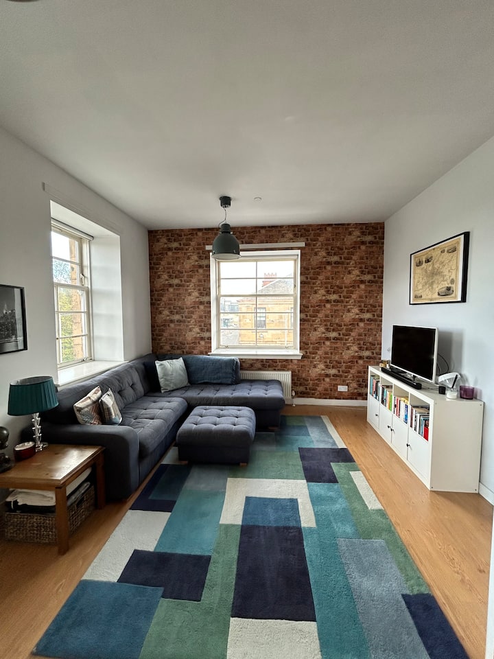 Stylish 2-bedroom Apartment With Parking - Glasgow