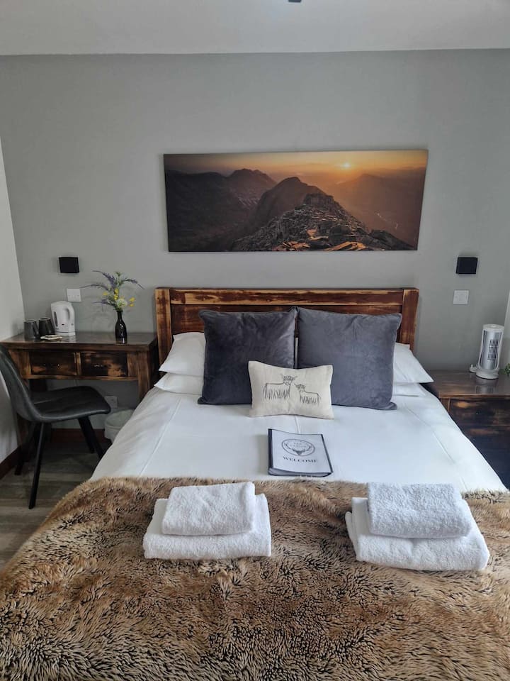 Room 3 Snug King Size Ensuite - Plockton