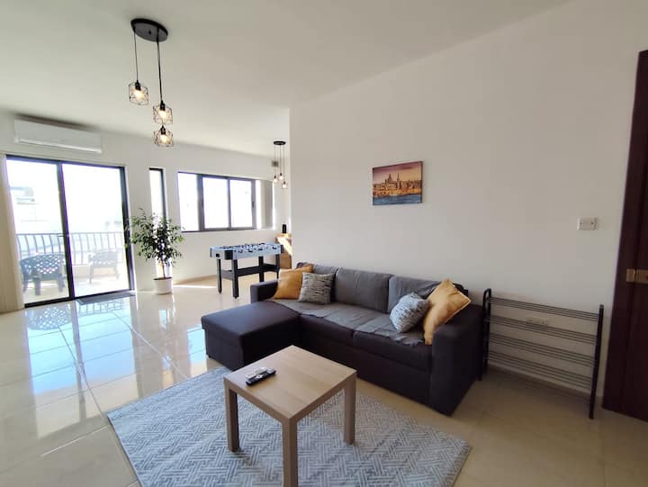 Zion, Your Home Away From Home - Aéroport international de Malte (MLA)