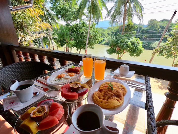 Amazing Apartment With Balcony Riverview!! - Laos