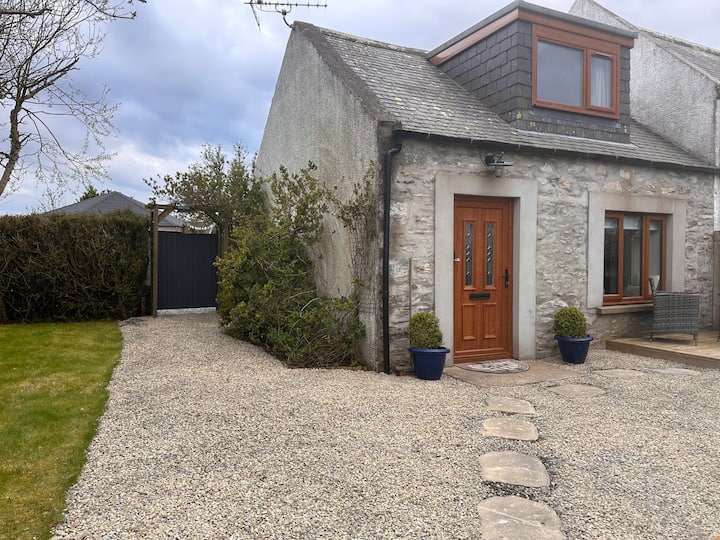 The Wee Hoose, Keith, Moray,
Ab55 5pj - Moray