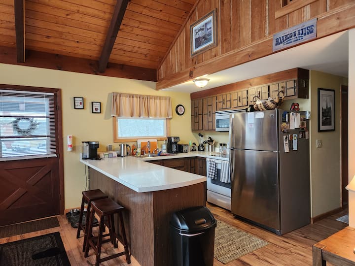 Cozy Catskills Chalet W/mtn Views Near Ski Resorts - Phoenicia, NY