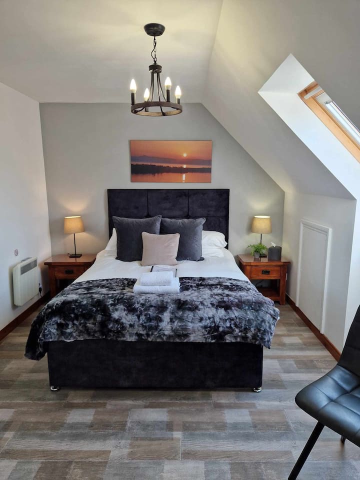 Room 6, King Size En Suite - Skye