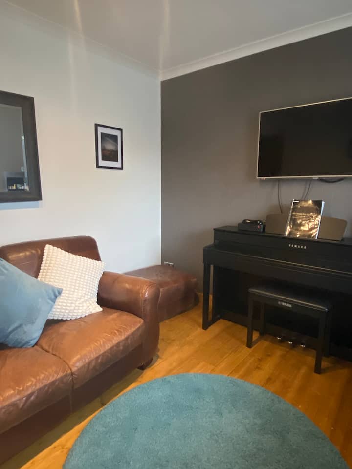Main Door 1 Bed Flat 100m From Portobello Beach. - Edimburgo