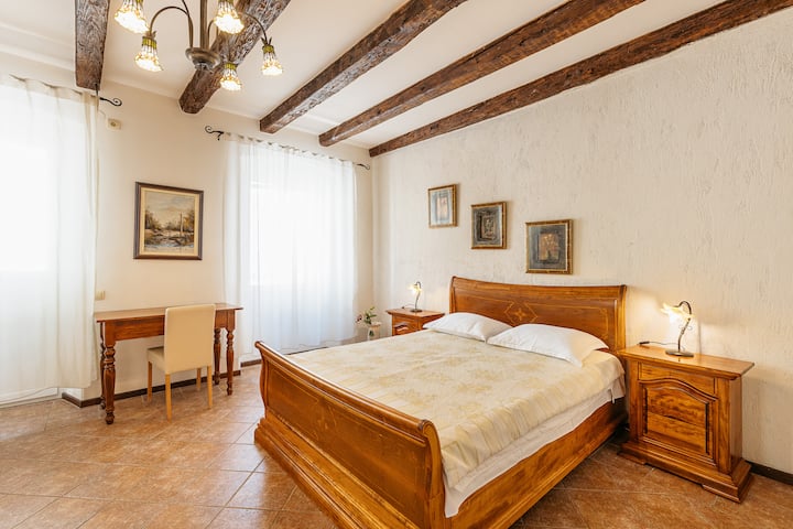 Old Town Apartment With A Huge Terrace - Kotor