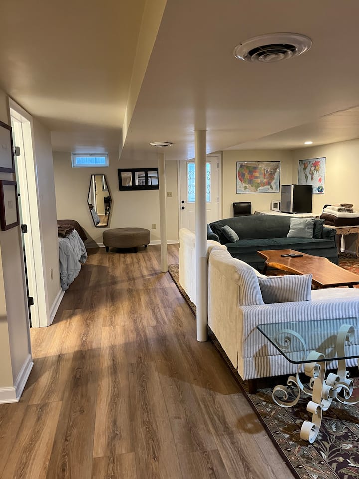 Large Basement Studio, Quiet Comfy Newly Renovated - Charlottesville, VA