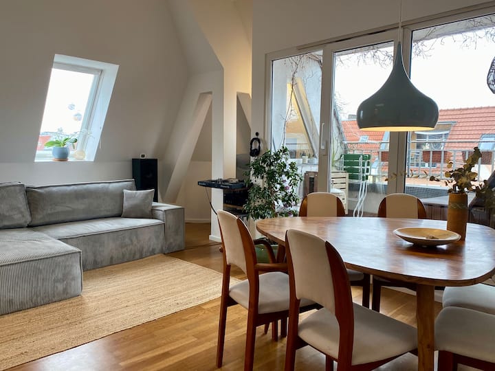 Cosy & Bright 70kw Attic In The Coolest Area - Berlin