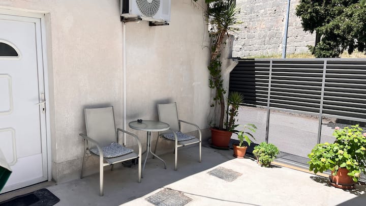 Apartment For 3,near The City Center And Old Town. - Split