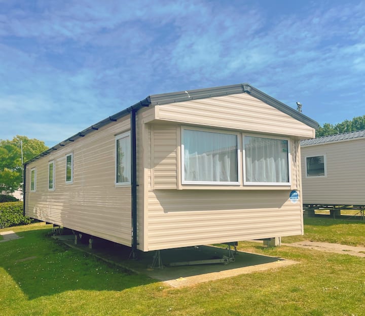 Bright & Spacious Holiday Home With Wifi And Gch - Hastings